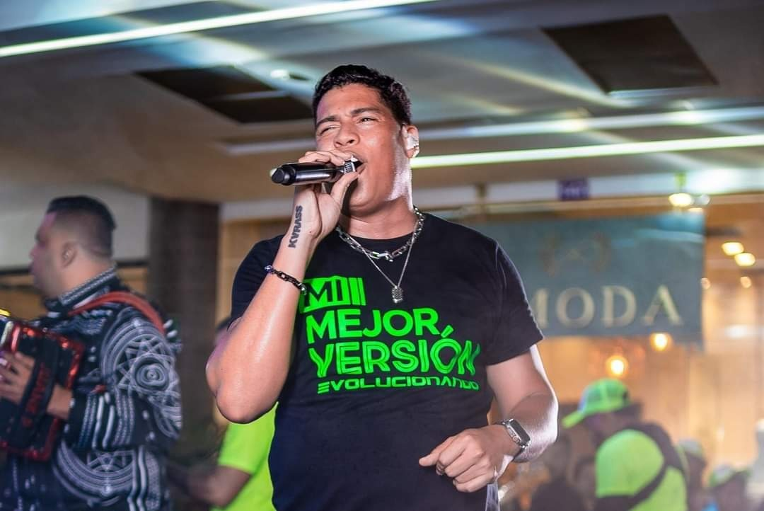 Rafa Pérez Hará Historia Con El Lanzamiento De "Mi Mejor Versión ...